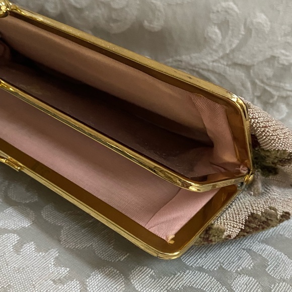 JR USA | Bags | Vintage Kiss Lock Clutch | Poshmark